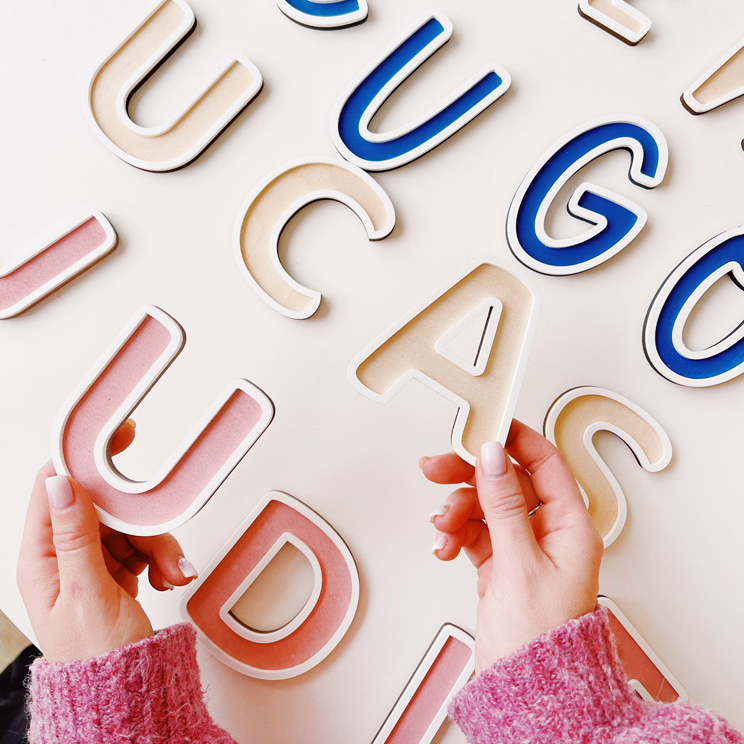 Letras en madera para puerta o decoración de habitación